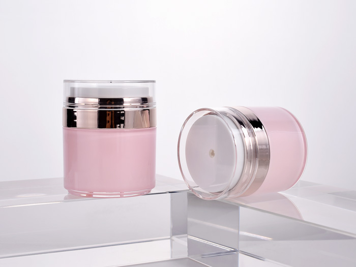 Center-Dispensing Airless Pump Jar ‣ Cosmetic Packaging